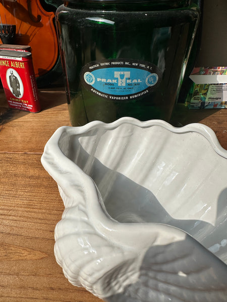 Small White Ceramic Shell Planter – Fig House Vintage